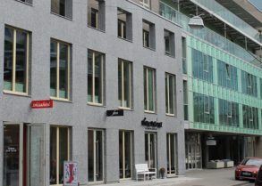 Tatari 25 elu- ja ärihoone - Pristis